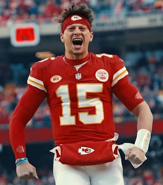 Patrick Mahomes Jokes Isaiah Likely Should’ve Worn ‘White Cleats’ After ...