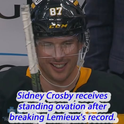 Sidney Crosby receives standing ovation after breaking Lemieux's record. - News
