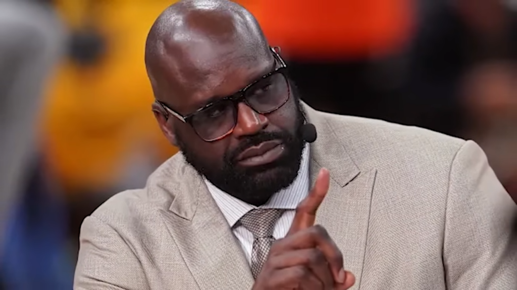 Big shaq's mother was denied a first-class seat, unaware that her son ...